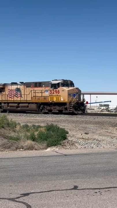 UP 5298 leads a happy slow HERZOG Ballast train Northbound through Delta UT #unionpacific # ...