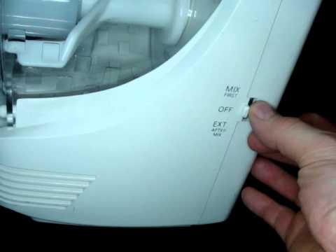 Ronco Popeil Pasta Master Maker w/8 dies Measuring Cup 7t99 - YouTube