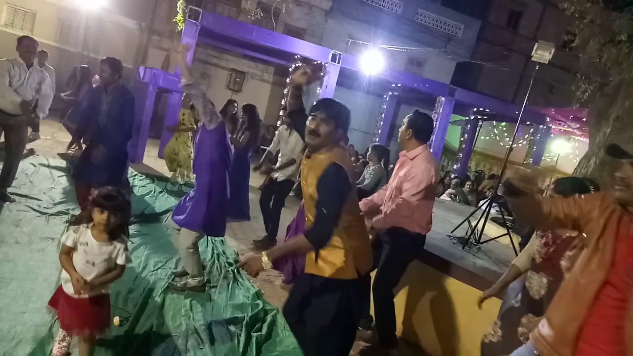 Mukesh gadhvi khambhat amit patel lagn garba moj - YouTube
