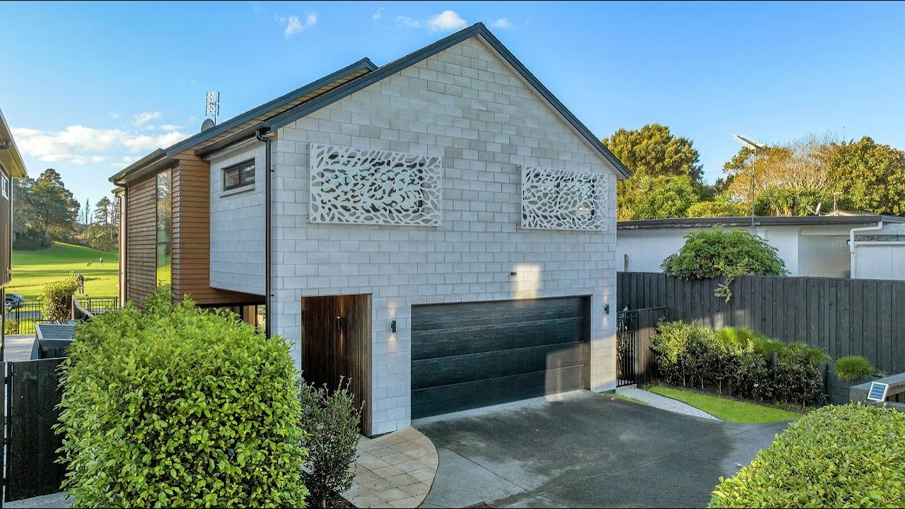 5 Tomonga Way, Bucklands Beach | Hara Jeng - YouTube