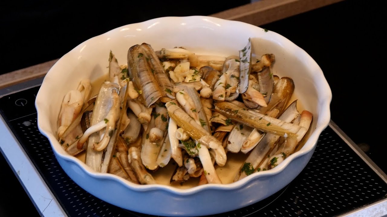 Les couteaux persillés (fruits de mer) - YouTube