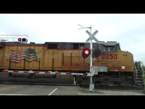 UP 8250 South MALNP Filmed South Of Farmington MN (9-6-2023) - YouTube