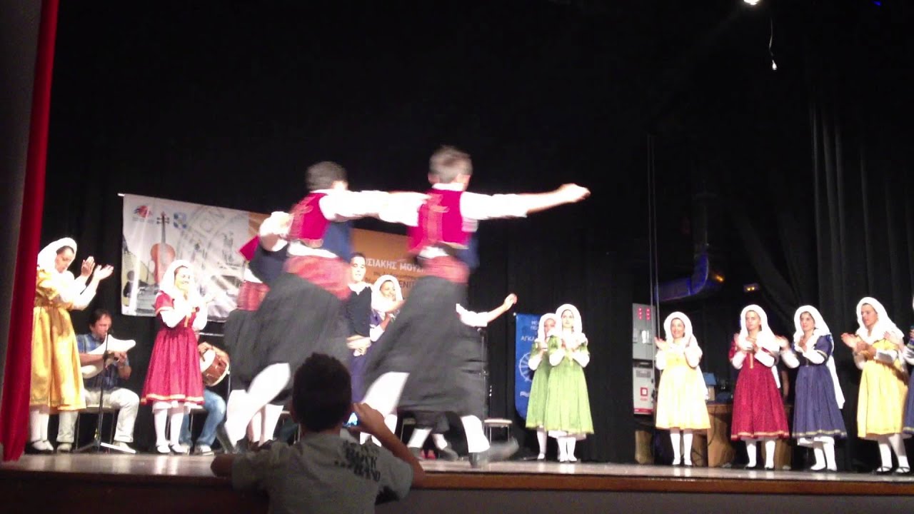 The Paros dance group in the traditional music festival in Leros - YouTube