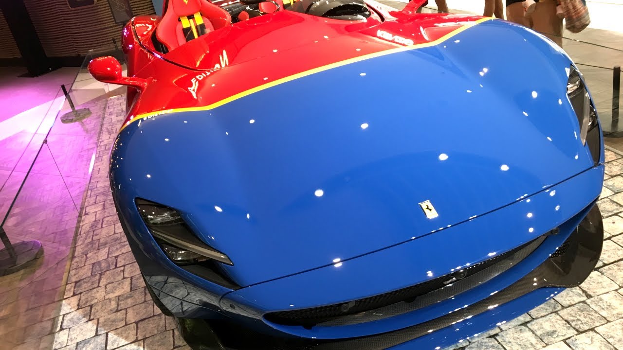 Ferrari Monza SP2 Red & Blue ayautocurve @ K11 MUSEA Villa Classic Car ...
