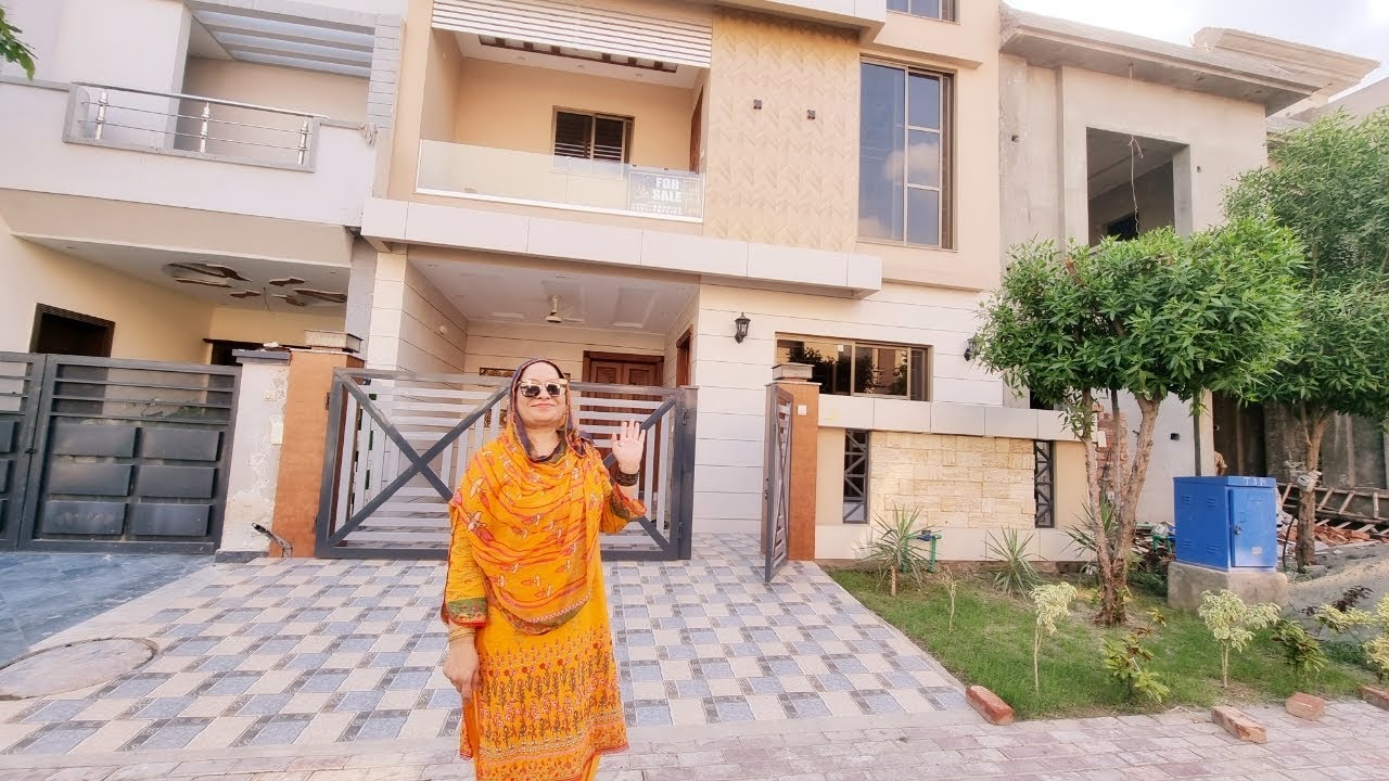 Hum Lahore Shift Horahe New Ghar Lene Aaye - YouTube