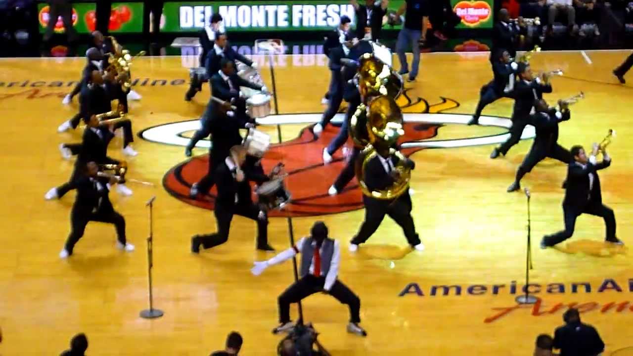 The Miami HEAT Street Band "MJ" Show - YouTube