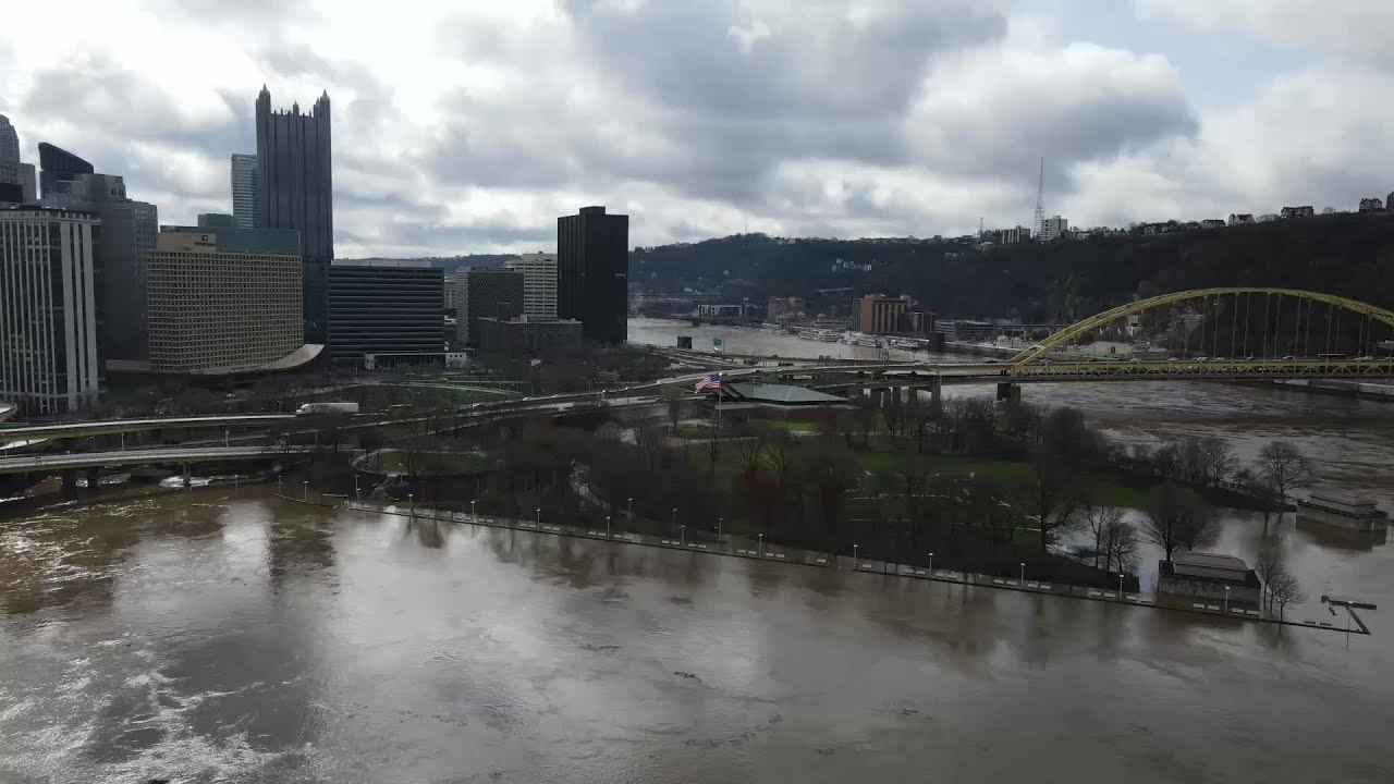 Drone Flight of 2024 Pittsburgh Flood Crest at 28' - YouTube