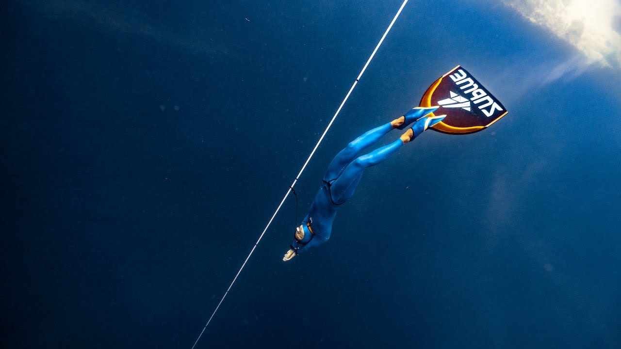 AOLIN WANG of China sets a new National Record to 107m CWT on day four ...