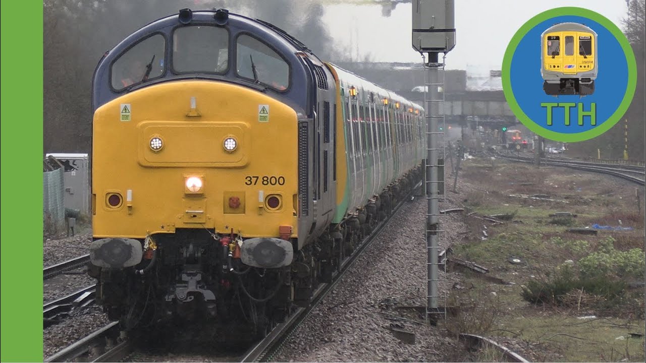 Class 313 drag passes Horley - YouTube