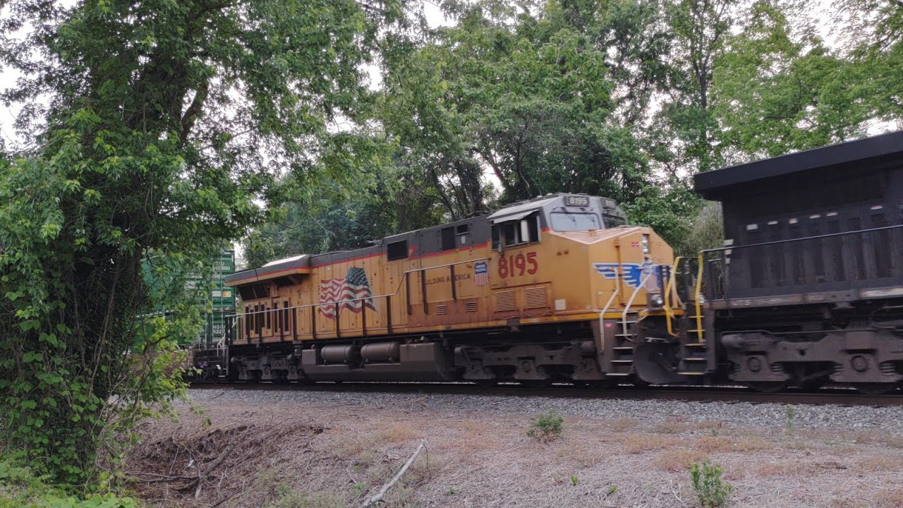NS 28R with UP 8195 trailing in Charlottesville Virginia - YouTube