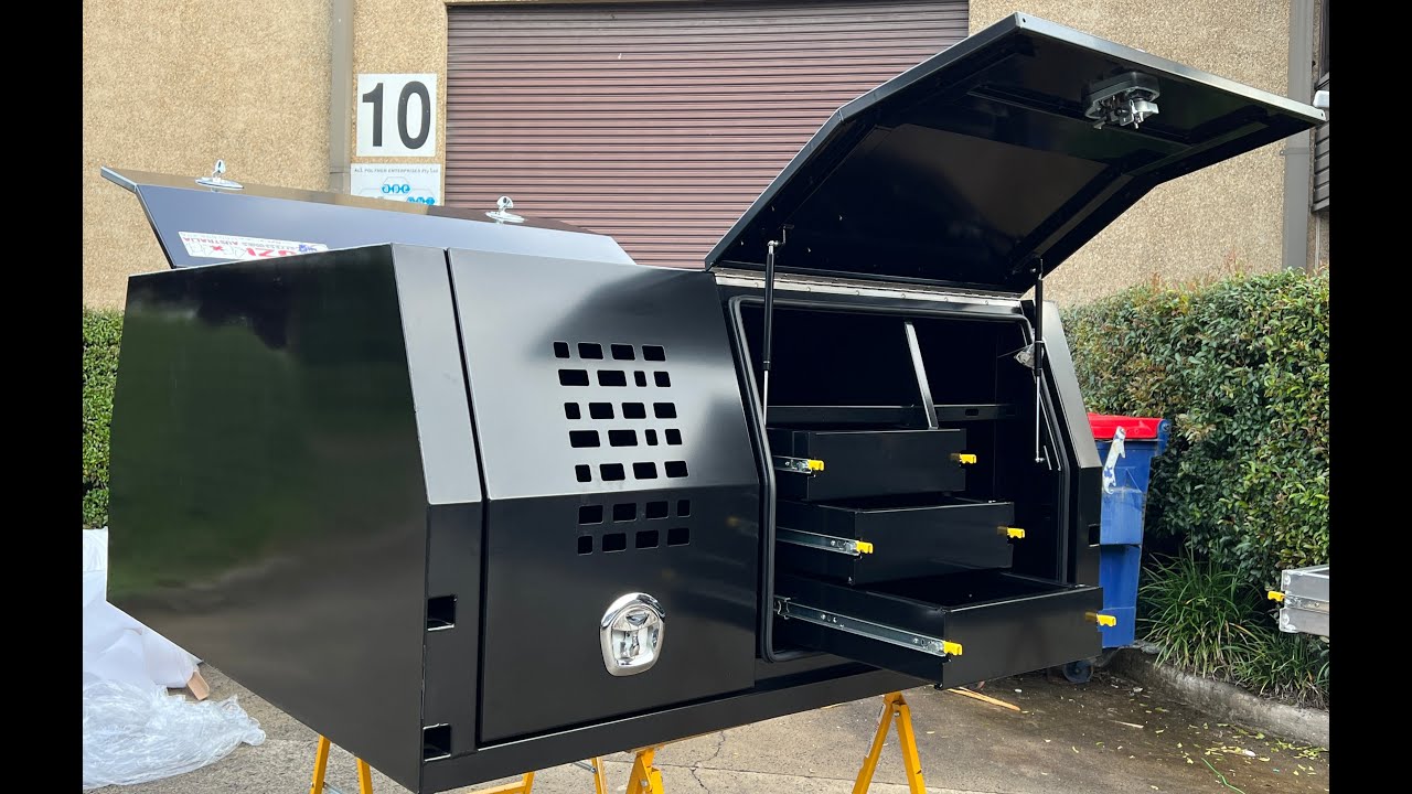 Adventure 1800 Dog Box Raw Aluminium Canopy By OZI4X4 - YouTube