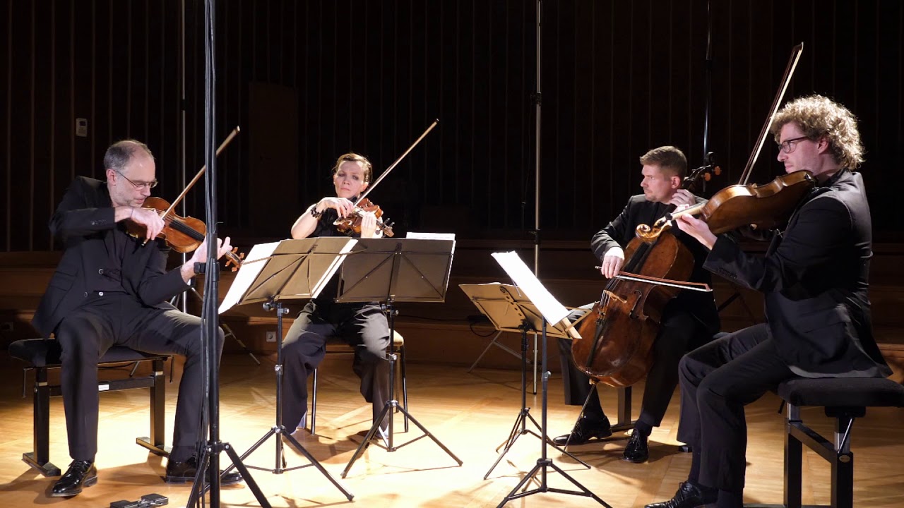 Caroline Shaw: “Brève” #quartweet (Signum Quartet) - YouTube