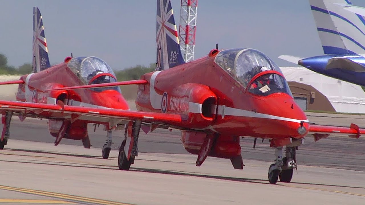 Royal Air Force Red Arrows Aerobatic Team Takeoff & Landing - YouTube