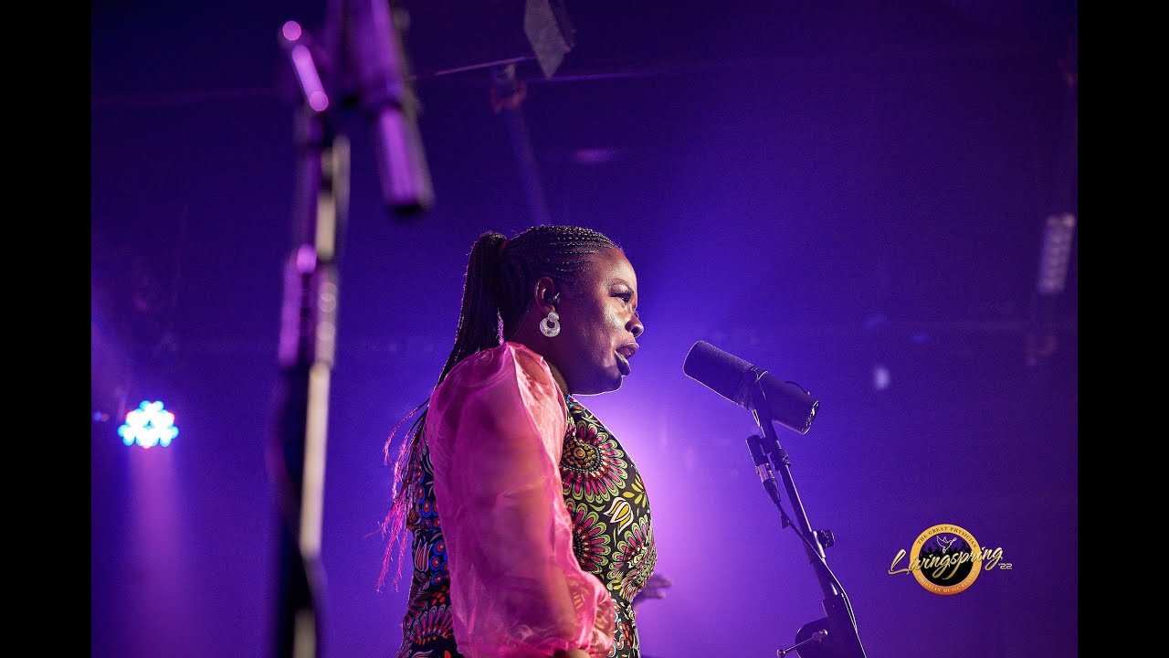 Favour Chukwuma @ Livingspring 2022 - YouTube