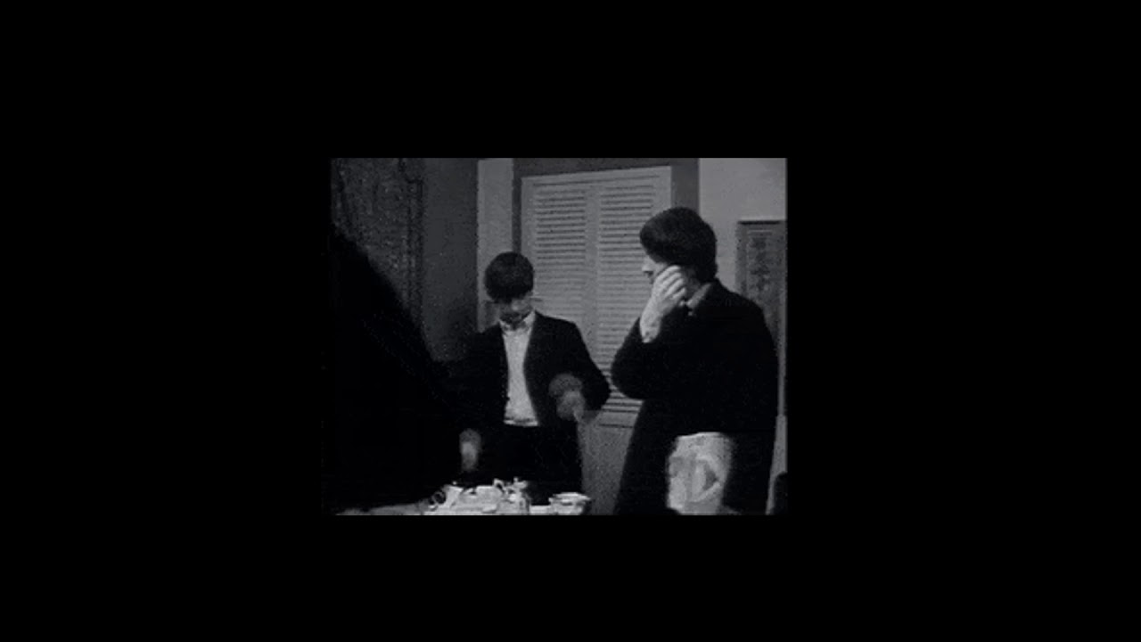 Ringo Starr Dancing To Spanish Music - YouTube