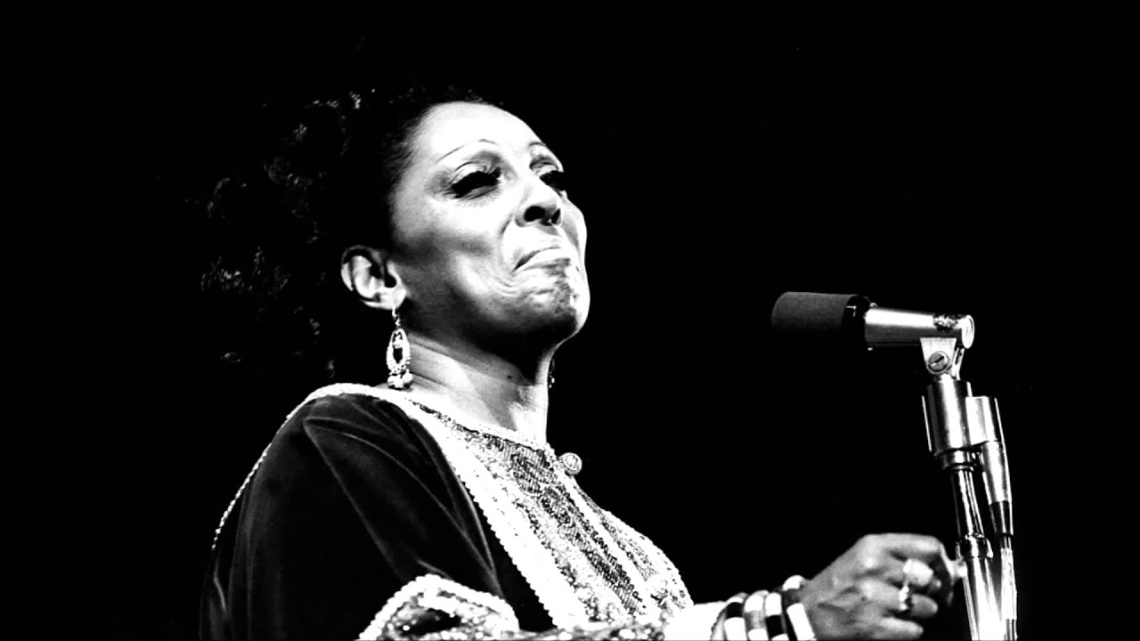Carmen McRae - Can't Hide Love - YouTube