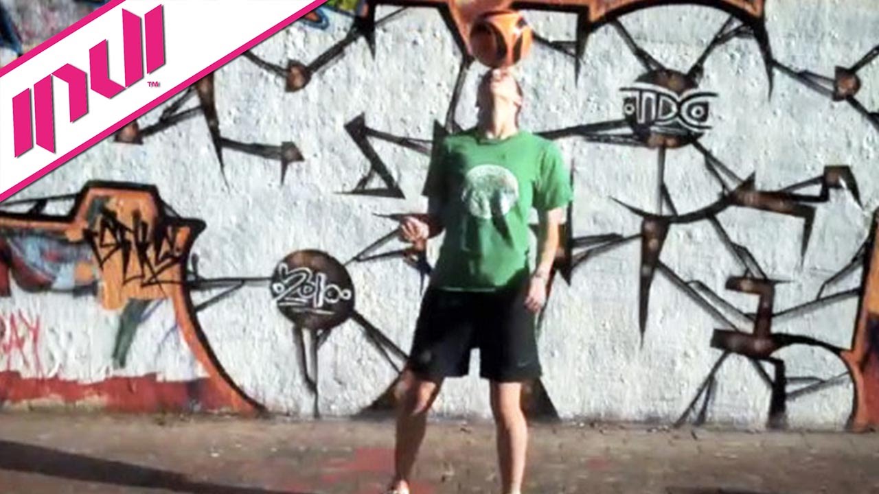 Indi Cowie Soccer Freestyler : Street Sole Stall Slam - YouTube