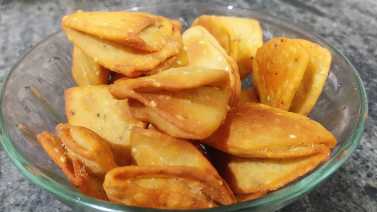 गारंटी है इस तरह की समोसा मठरी का स्वाद आपने पहले कभी नहीं चखा होगा ...