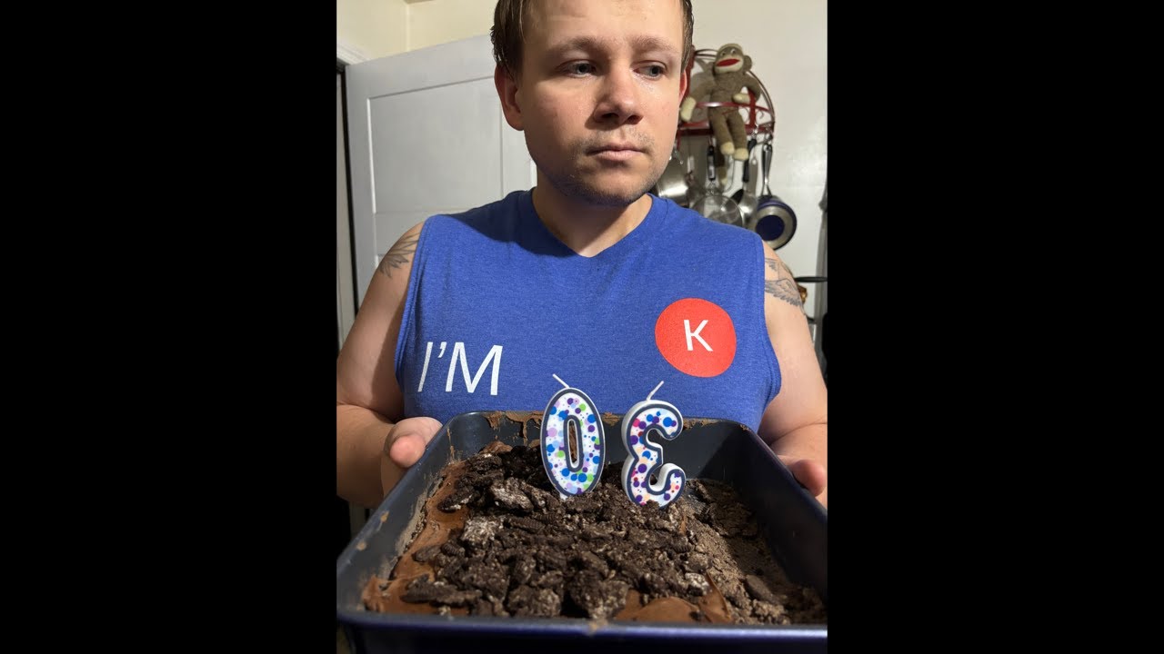Blind Bastard 30th birthday cake celebration ft @TheSexyMunchkin - YouTube