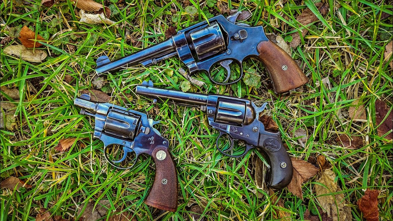 Triple Revolver Christmas Special - YouTube