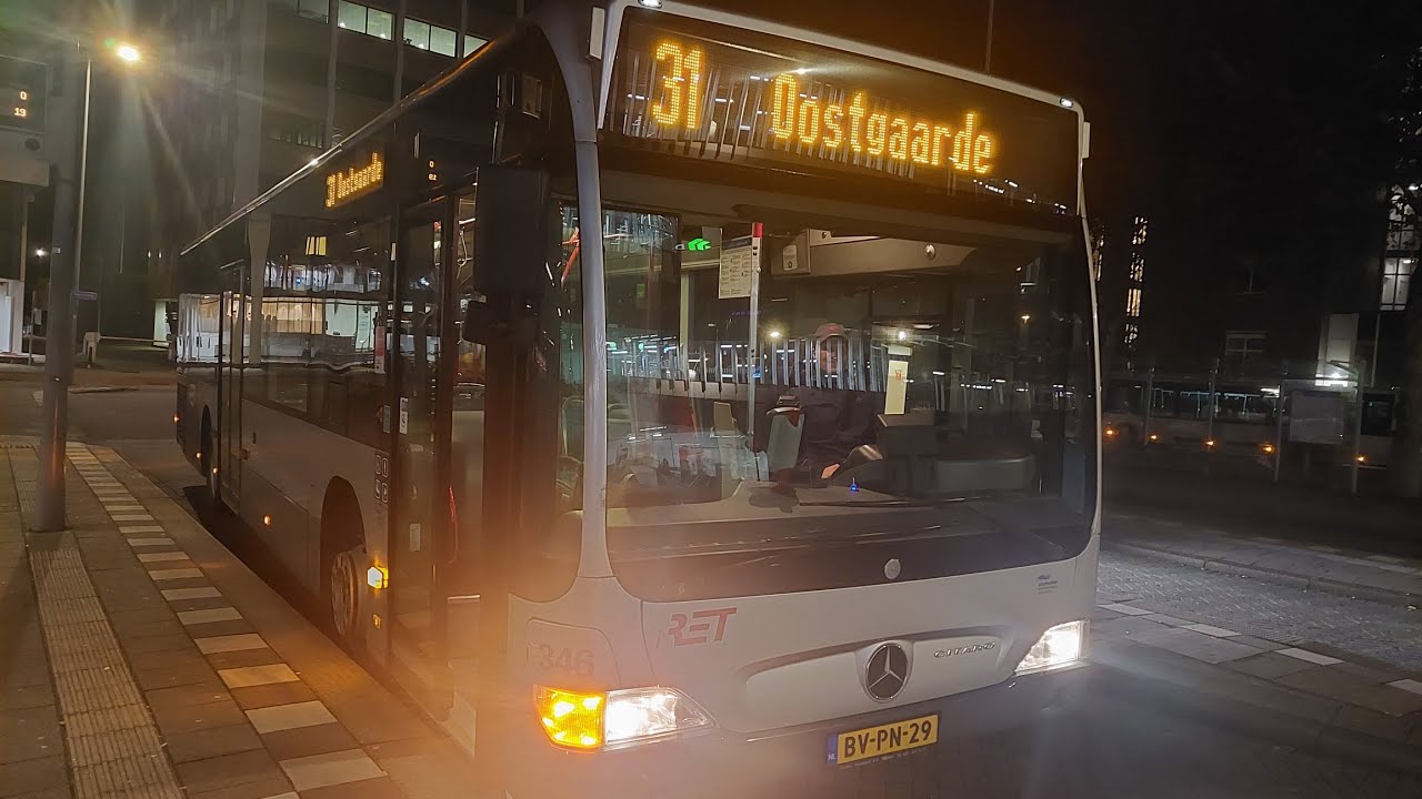 RET bus 346 komt aan op Capelle Schollevaar als lijn 30 richting ...