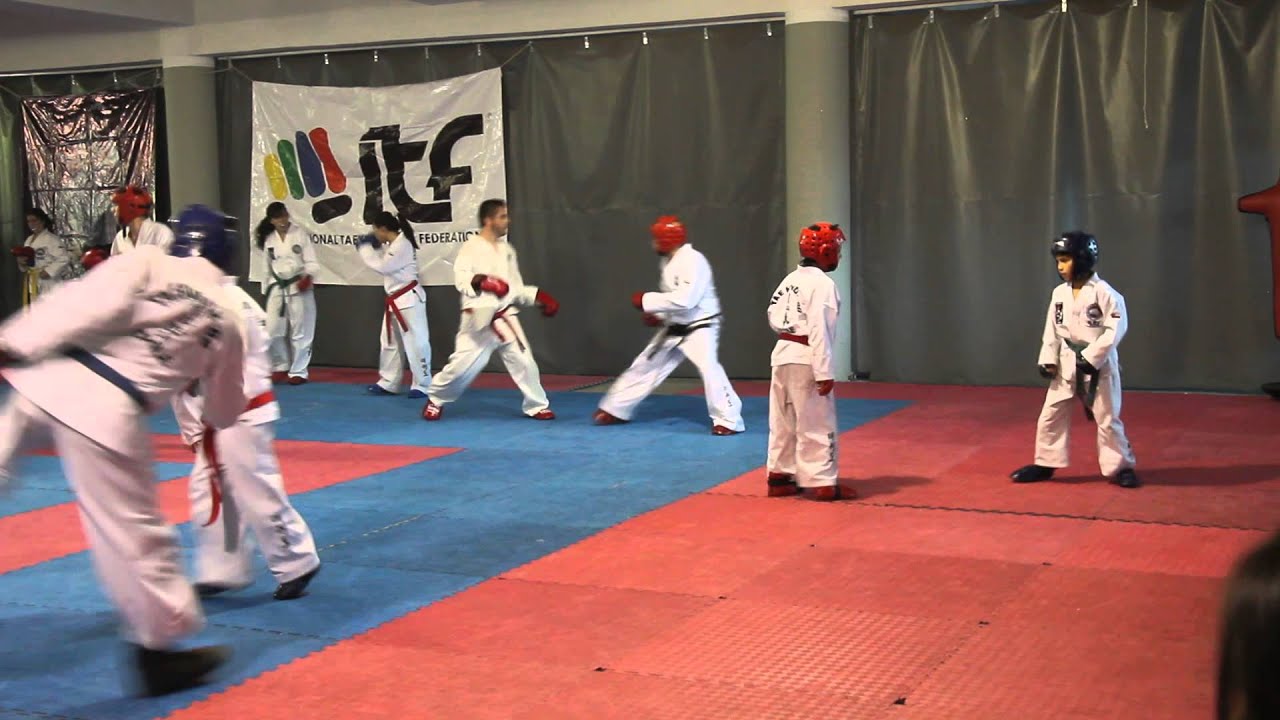Encuentro de combate Taekwondo - YouTube
