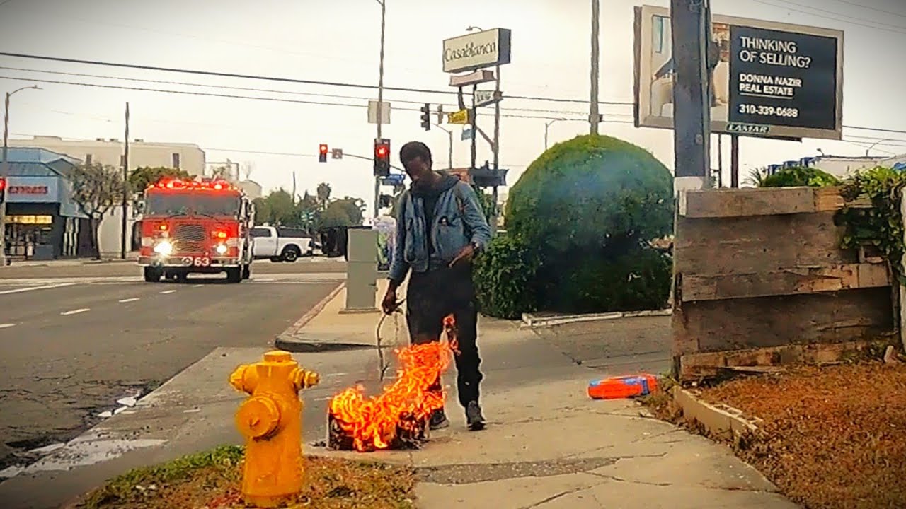 Homeless Guy Sets his Stuff on Fire in Venice - LA Fire Dept Responds ...