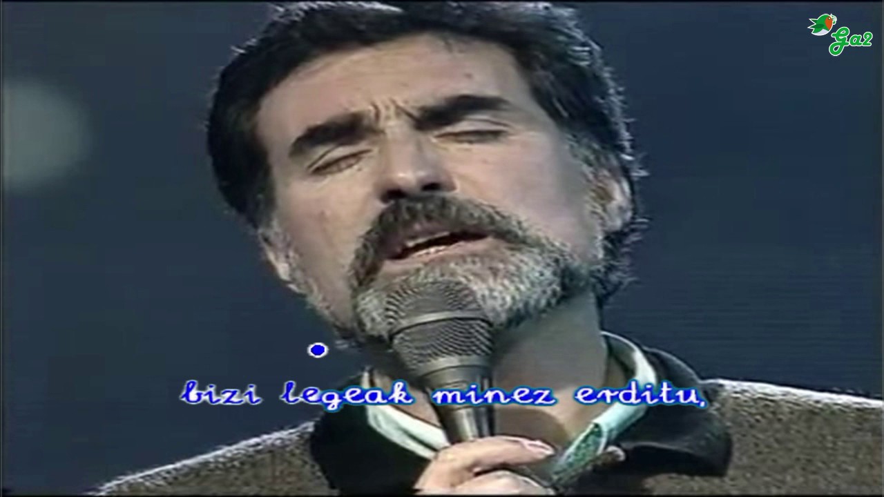 Izarren hautsa (Xabier Lete) - YouTube