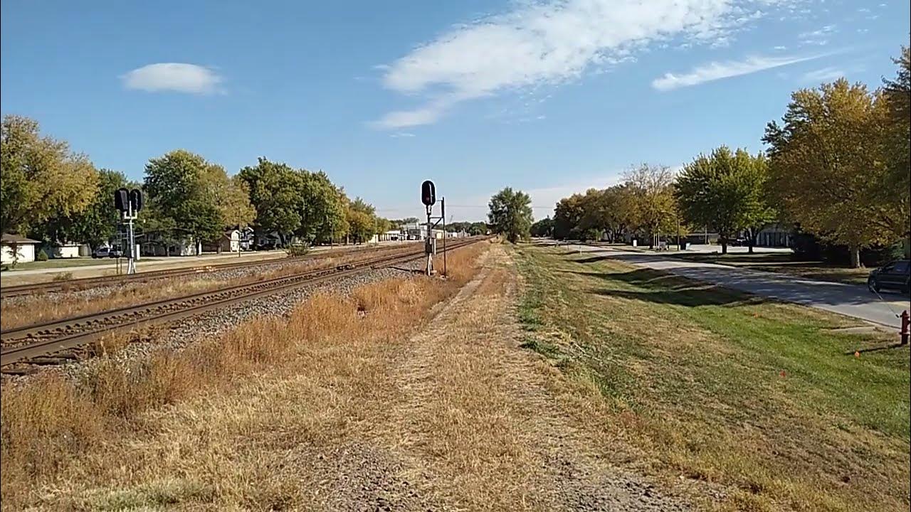 UP #5258 Grain Train West w/ NS DPU in Waterloo, NE (10-15-22) - YouTube