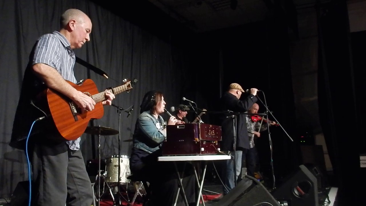 BEGGARS BRIDGE - YouTube