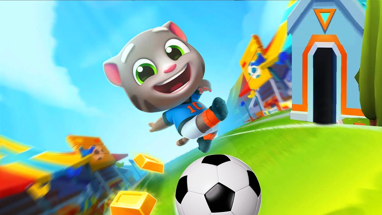 Football Tom play football with Raccoon at CYBER world race - talking ...