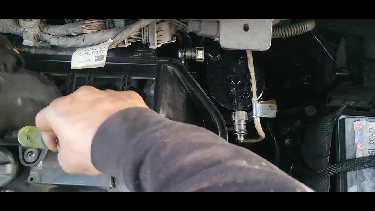 how to change fuel filter 08 Citroën nemo van - YouTube