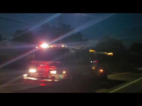 **RARE** Southington CT Fire Department Engine 31 HAULING ASS to a MVA ...