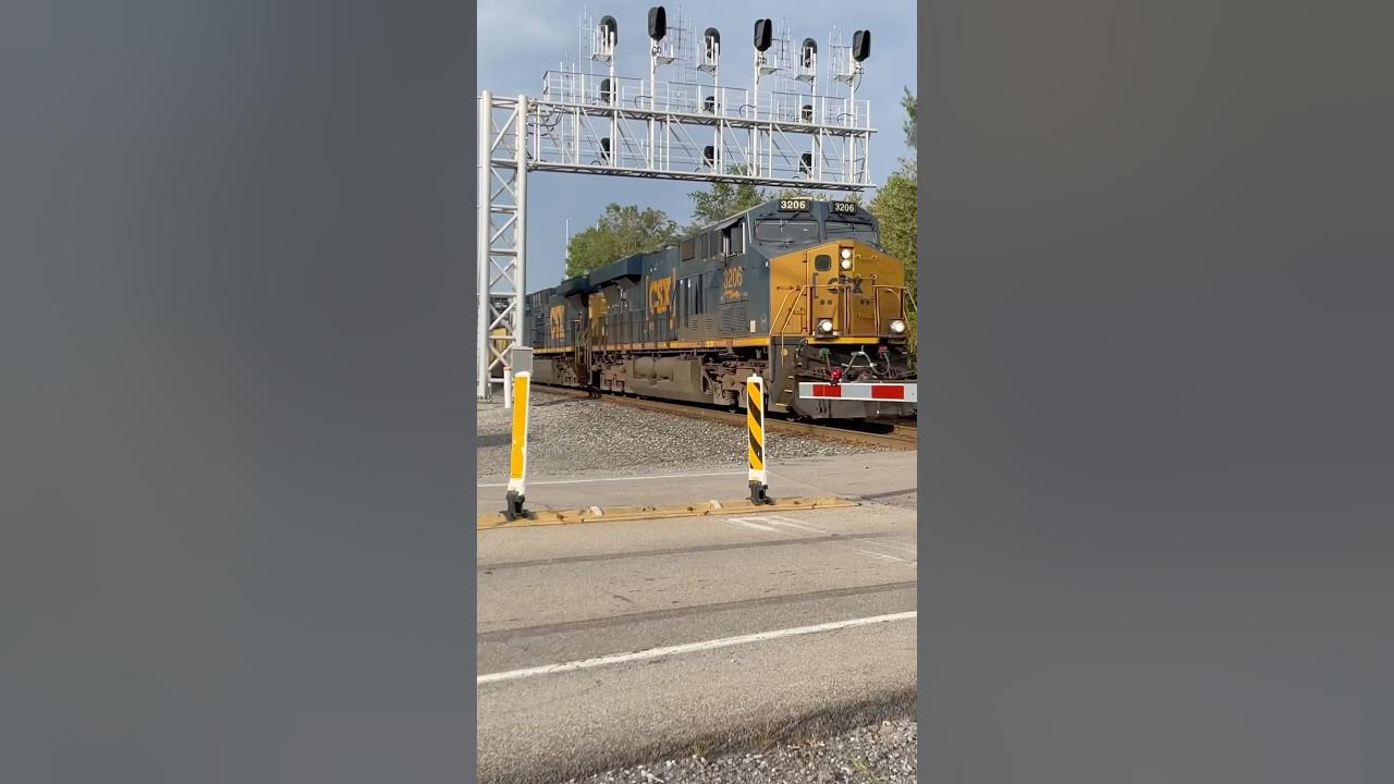 CSX 3206 ES44AH Leads CSX I104 At Bayview Road Blasdell NY 9/21/24 - YouTube