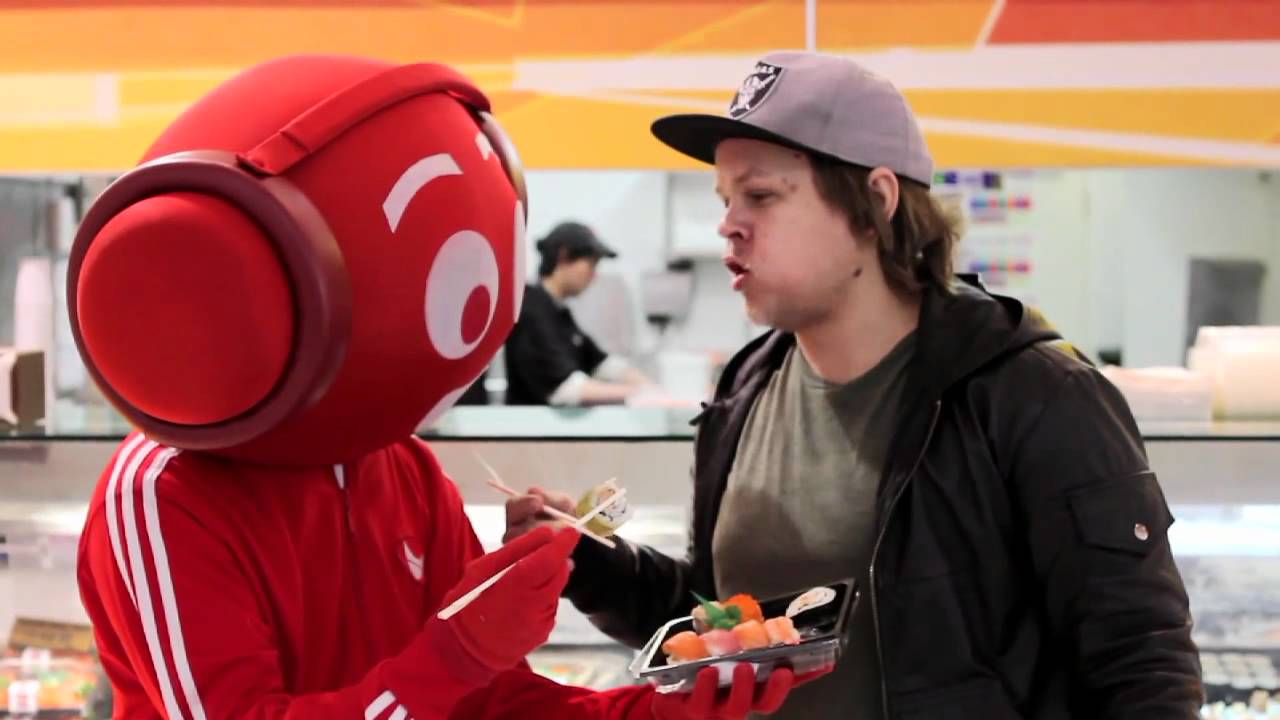 Deano & Nova Boy eat their way around the world - YouTube