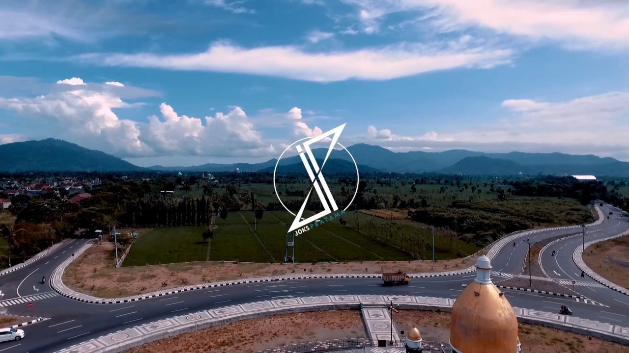 Bundaran gerung Lombok Indonesia - DJI Phantom 3 Profesional - YouTube