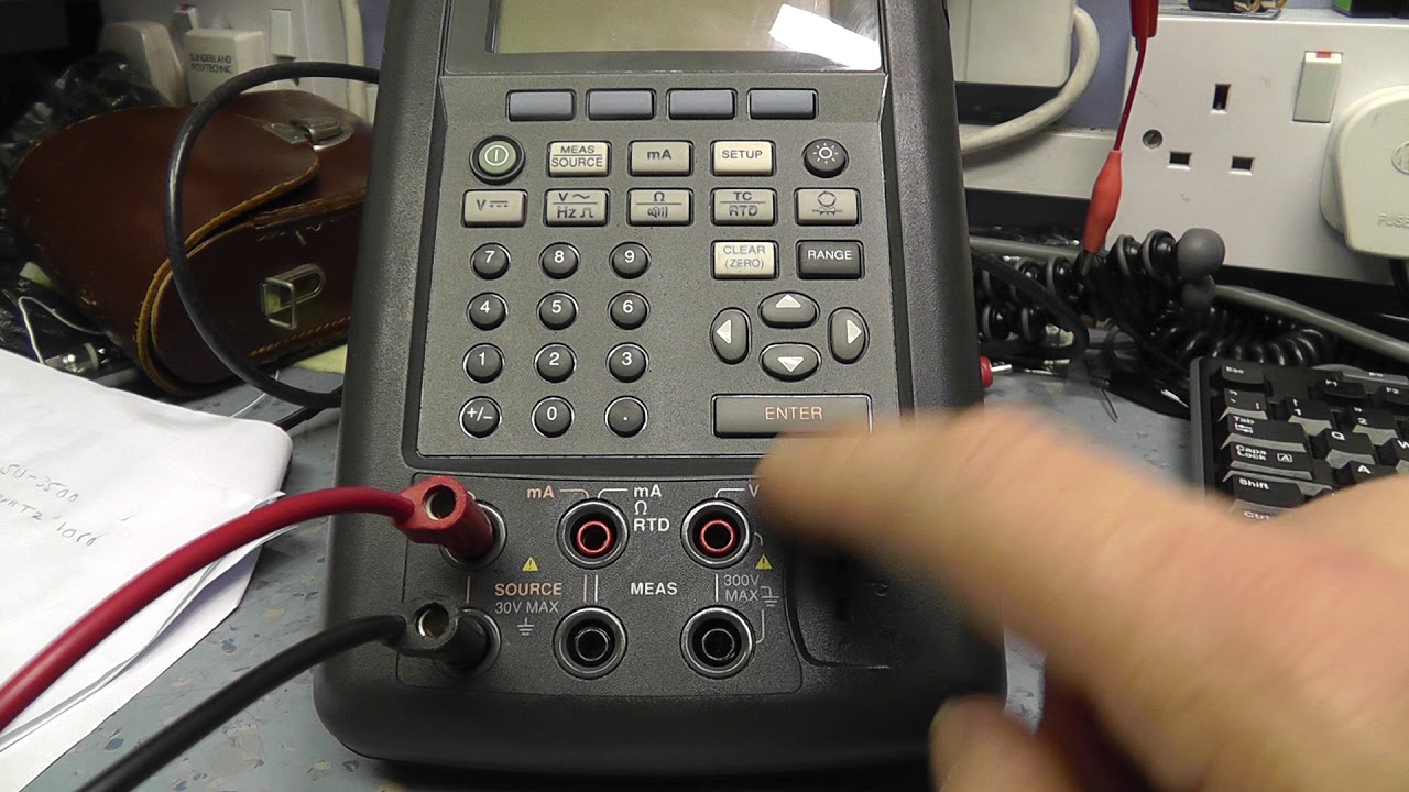 Fluke 702 process calibrator - YouTube