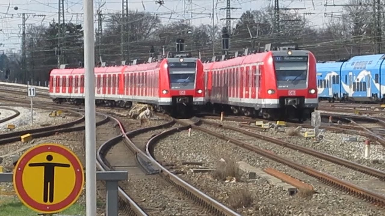 Germany: Munchen Pasing, DB class 423 EMUs on eastbound S-Bahn services ...