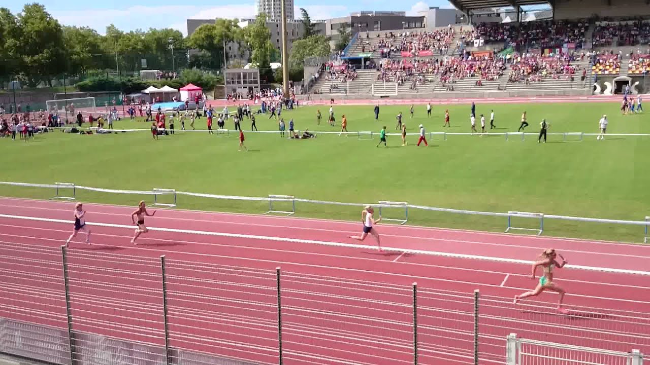 WMAC Lyon 2015 W50 4x100m - YouTube