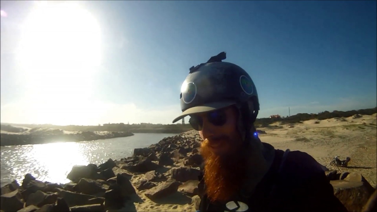 Nos molhes entre a Barra do Chuí (Brasil) e Barra del Chuy (Uruguai ...