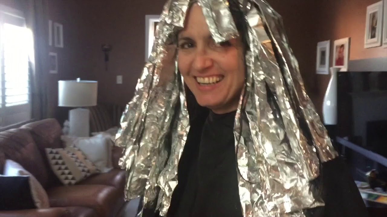 Mandi Vee Gives Shelly A New Hairstyle! - YouTube