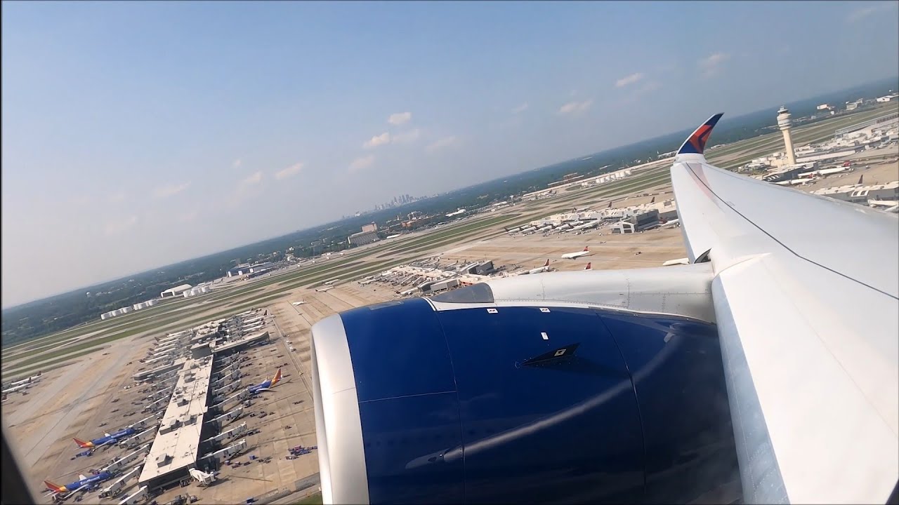 {4K} ULTRA-SHORT takeoff from Atlanta aboard Delta's Airbus A350-900 ...