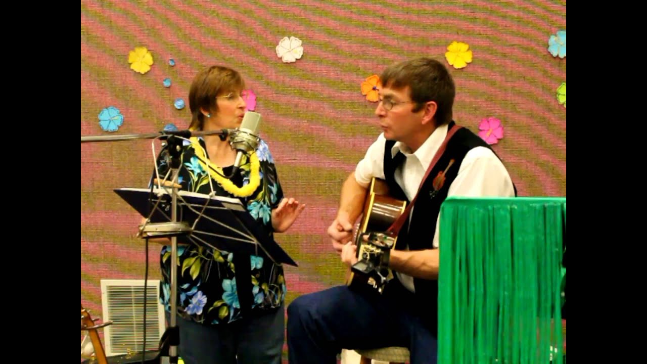 Roy McKee and Friend Susan Hutchinson sing a duet at Luau - YouTube