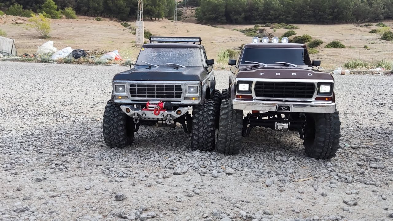 Traxxas trx4 high trail f-150 vs bronco del 79' pick up - YouTube
