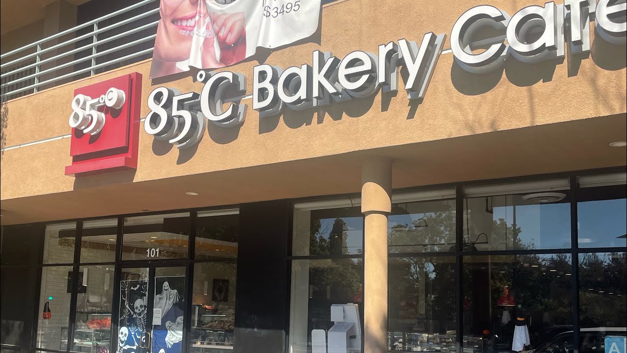 85 C degree Bakery Best Sweet in LA - YouTube