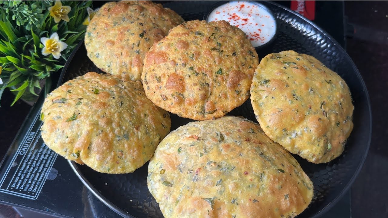 Methi Masala Puri | Methi Puri Recipe | Crispy Methi Masala Puri ...
