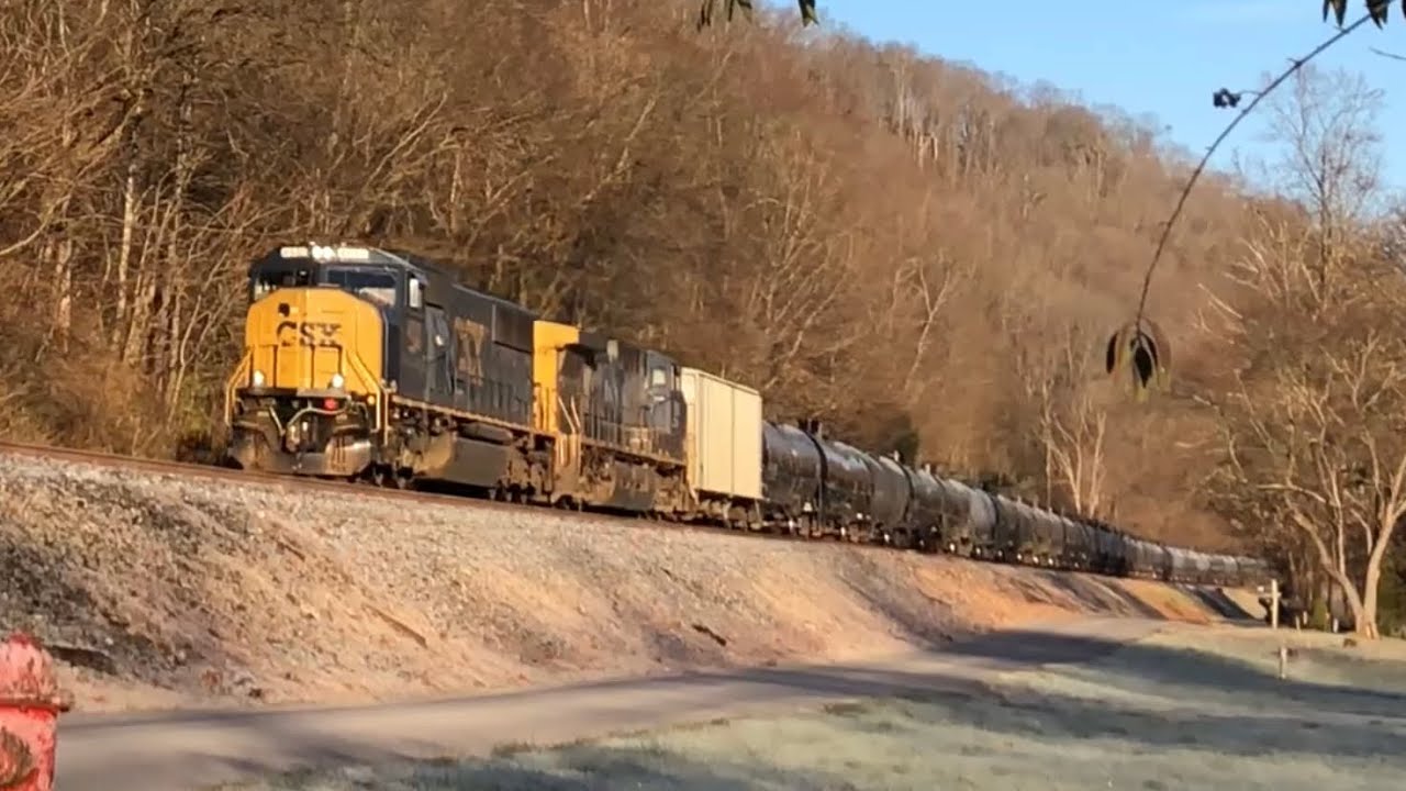 2 EMD trains on the big sandy subdivision Wagner siding K447/Q693 ...