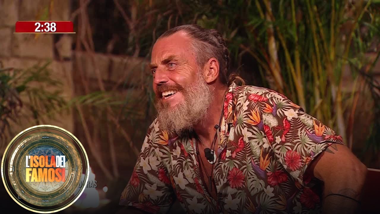 L'Isola dei Famosi - La videochiamata tra Mirko Frezza e la sua ...