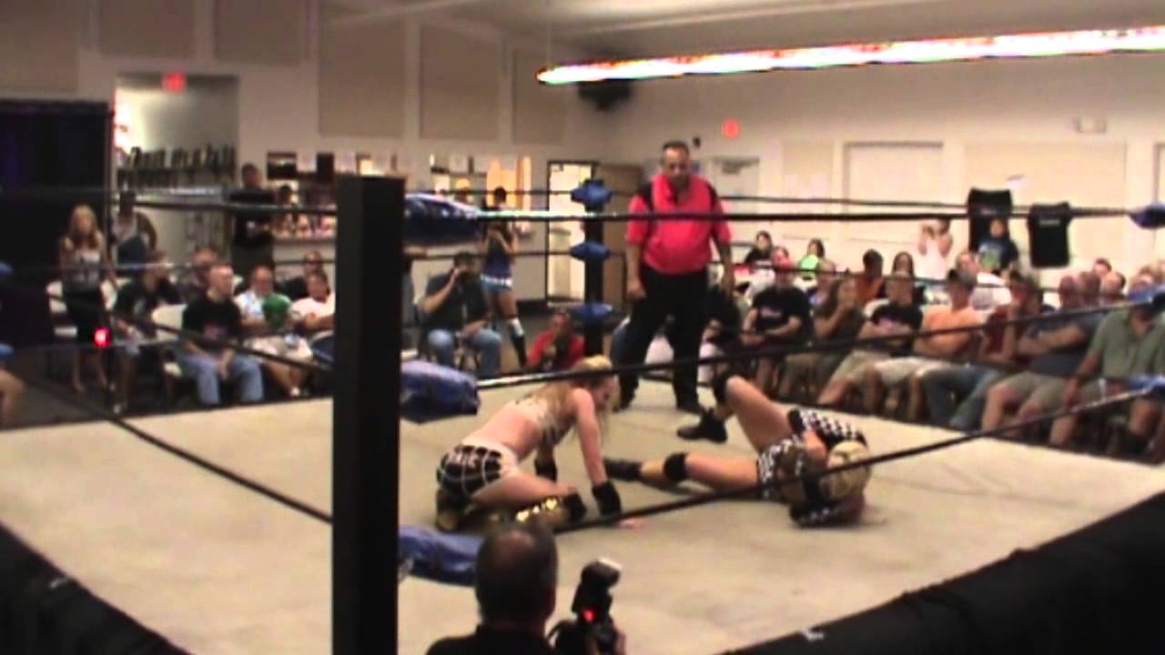 Xtreme Bombshells of Wrestling: Michigan Debut - YouTube