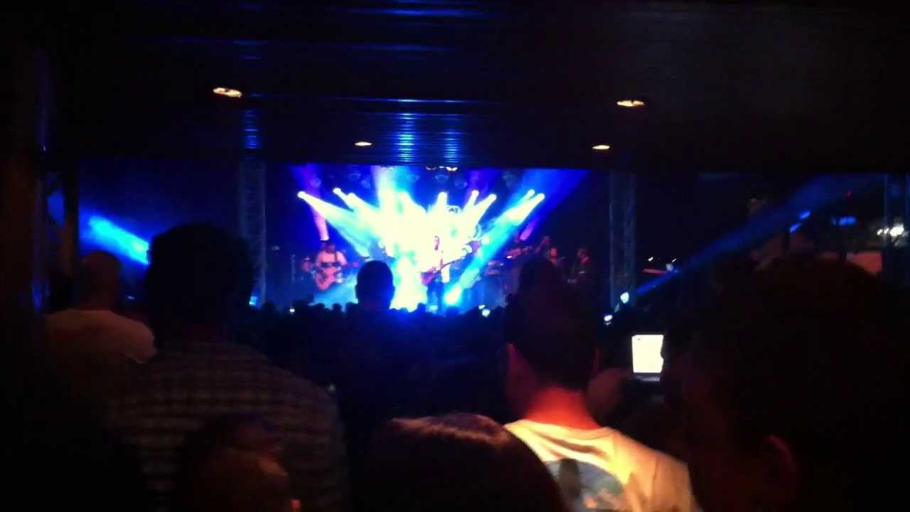 Natiruts - Campinas Hall 24/08/2013 - Supernova - YouTube